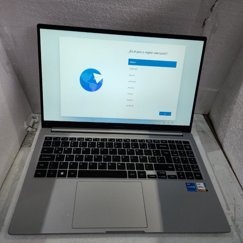 Notebook Galaxy Book4 Samsung NP750XGJ-KS6CL Intel Core i5-1335U 8GB R