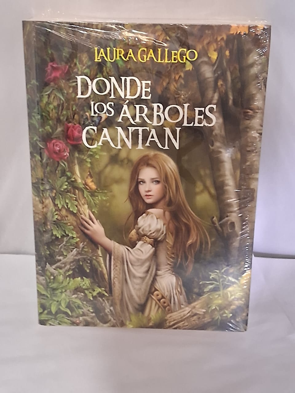 Libro Donde Los Arboles Cantan Sm Laura Gallego